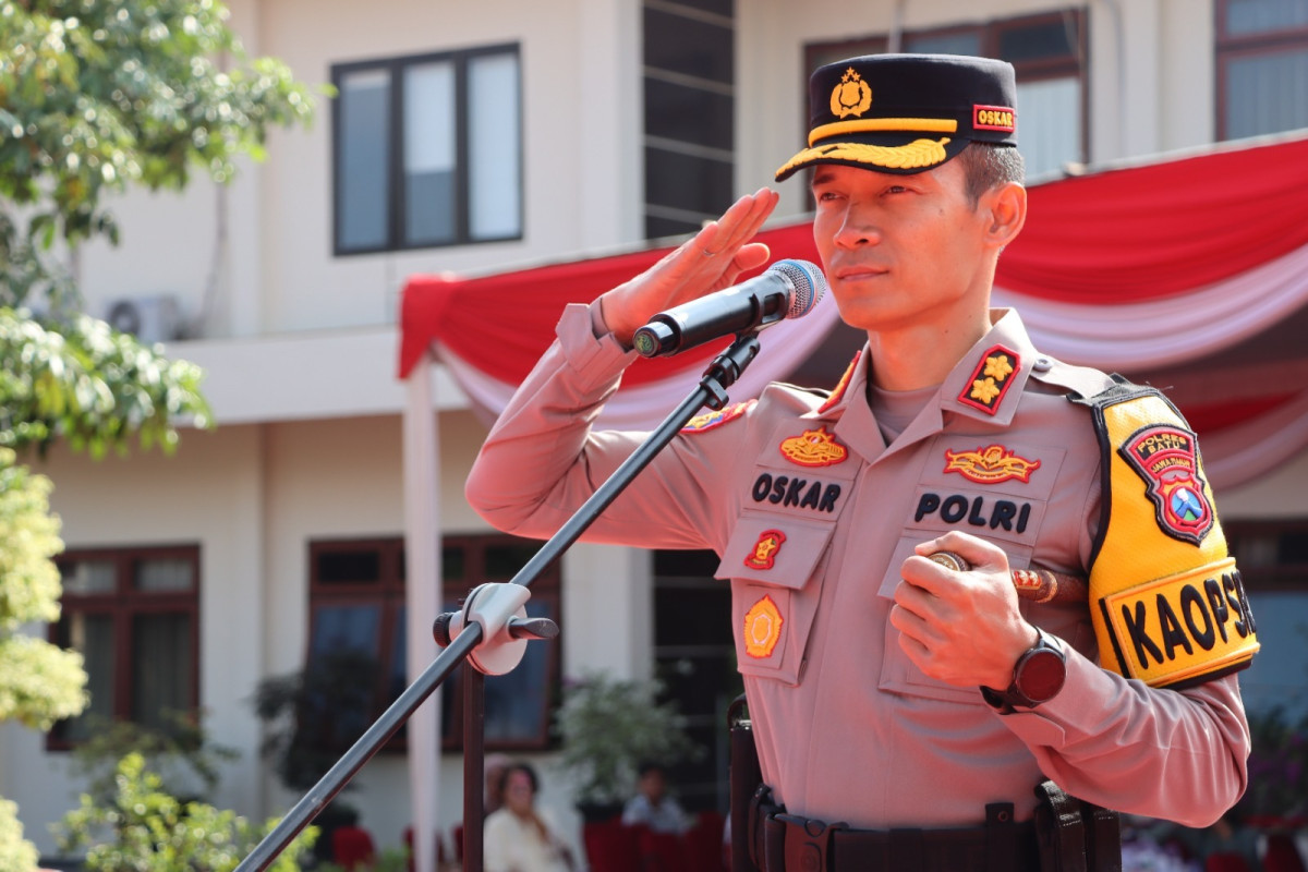 Kapolres Batu Pimpin Upacara Kenaikan Pangkat 42 Anggota Periode 1 Januari 2024 - Pendidikan ...